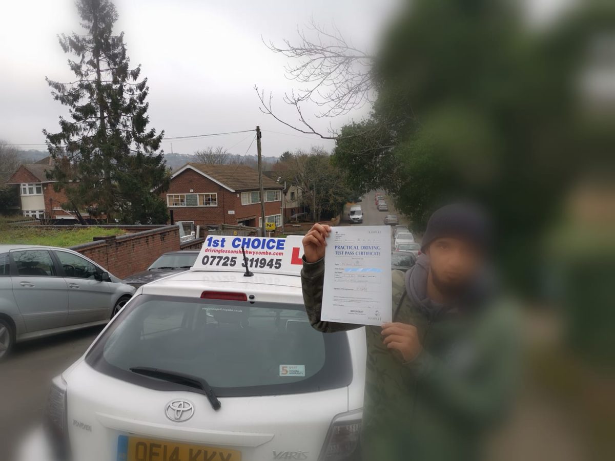 Driving Lesson in Highwycombe - 1st Choice Driving School